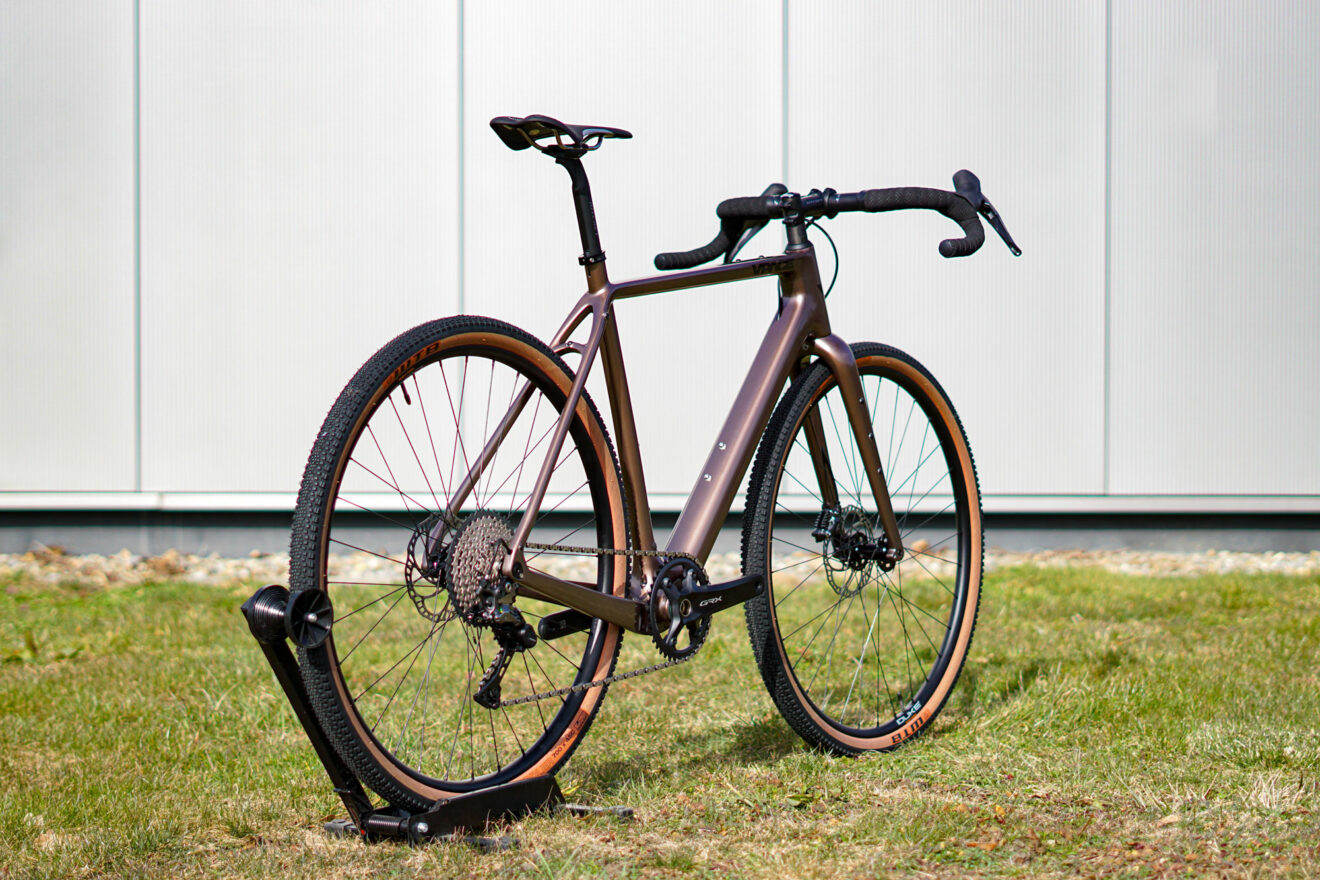 FLINT Gravelbike jetzt! - VPACE Bikes